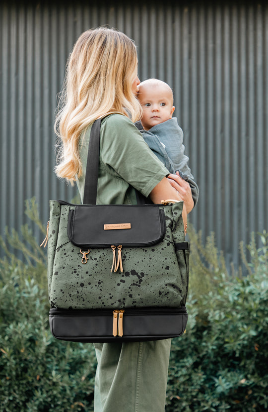 Pivot Pack – Petunia Pickle Bottom Canada